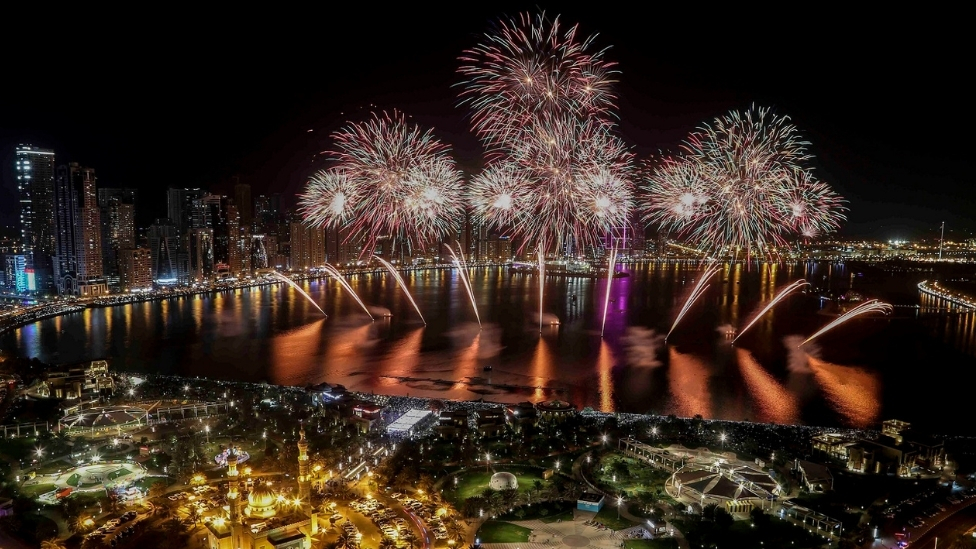 Al Majaz Waterfront Sharjah United Arab Emirates - A Family-Friendly ...